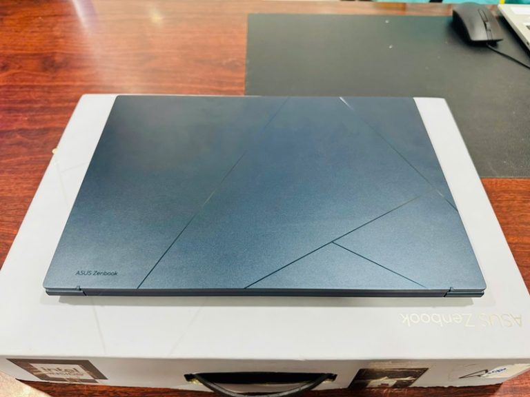 ASUS Zenbook 14 OLED UX3405MA (Ultra 5 125H, 16GB, 512GB, 14 inch, 3K OLED)